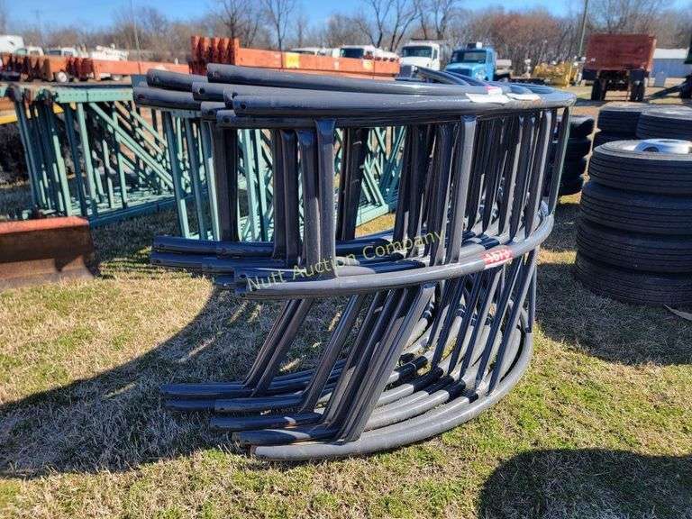 Priefert heavy duty cow hay ring some items may be bent or scratched ...