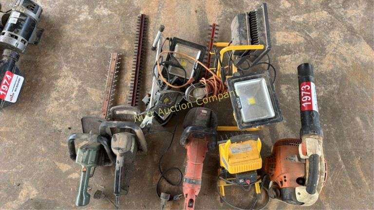 Yard tools - Nutt Auction