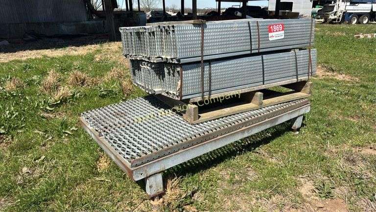 Metal Grating Panels, Steel, 48" Wide, Galvanized - Nutt Auction