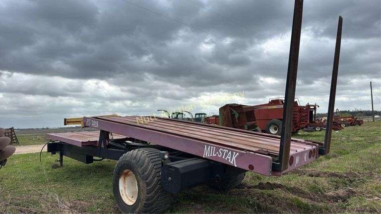 Mil-Stak PT/2010 Hay Bale Stacker, Serial PT/11002 - Nutt Auction