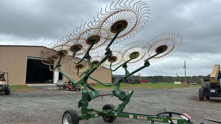 Sitrex H-92 V12 10 Wheel Caddy Rake Sr#14117 - Nutt Auction
