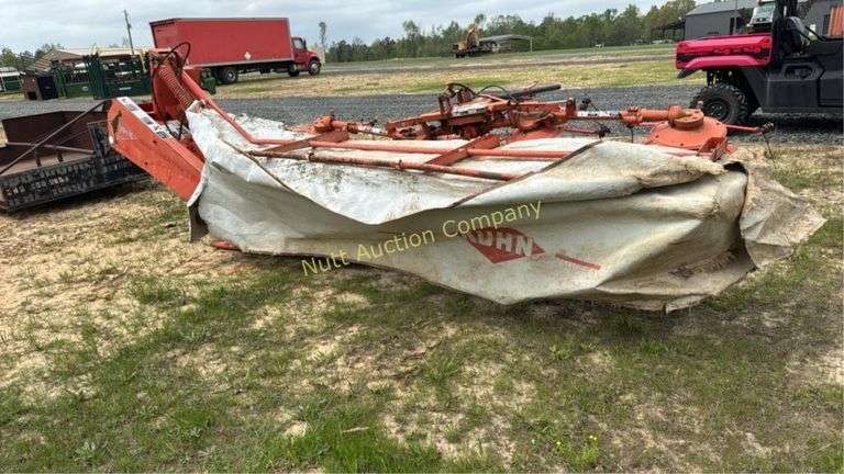 GMC 700 Kuhn Rotary Mower - Nutt Auction