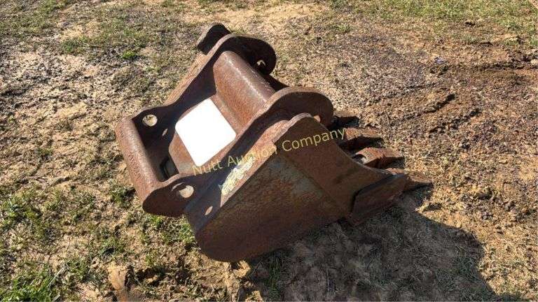 Bobcat 16" 1.5 Cubic Foot Quick Attach Bucket - Nutt Auction