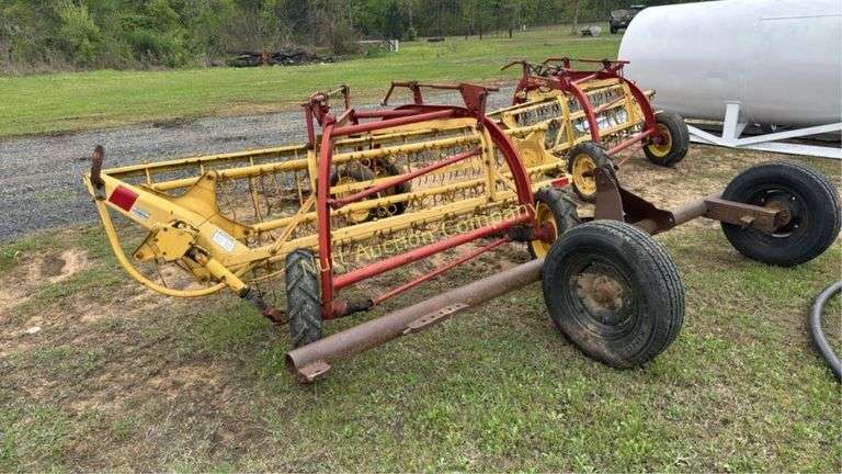 New Holland Rake (Qty 2) with Dolly - Nutt Auction