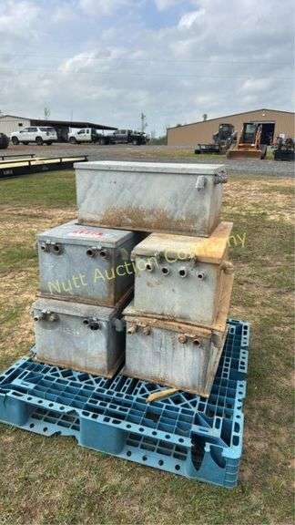 Galvanized Boxes (Qty 5) - Nutt Auction