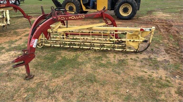 New Holland Rake - Nutt Auction