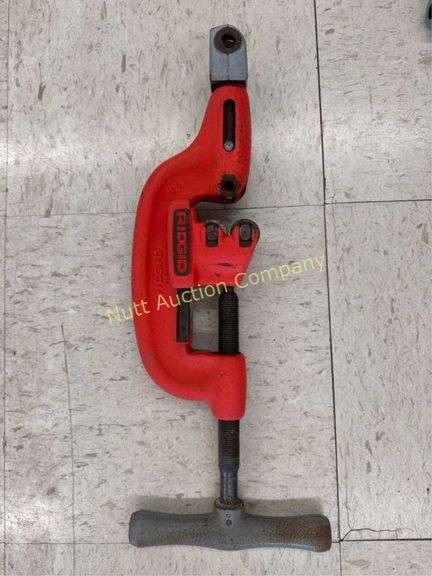 RIDGID 360 Pipe Cutter, 1/8" - 2" Capacity - Nutt Auction