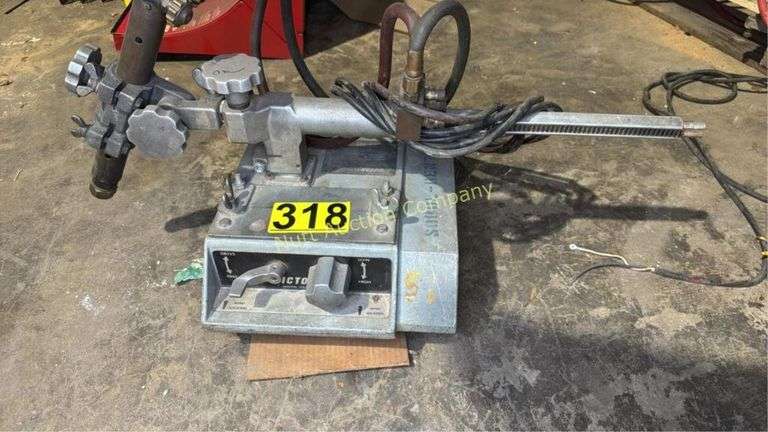 Victor Track Torch - Nutt Auction