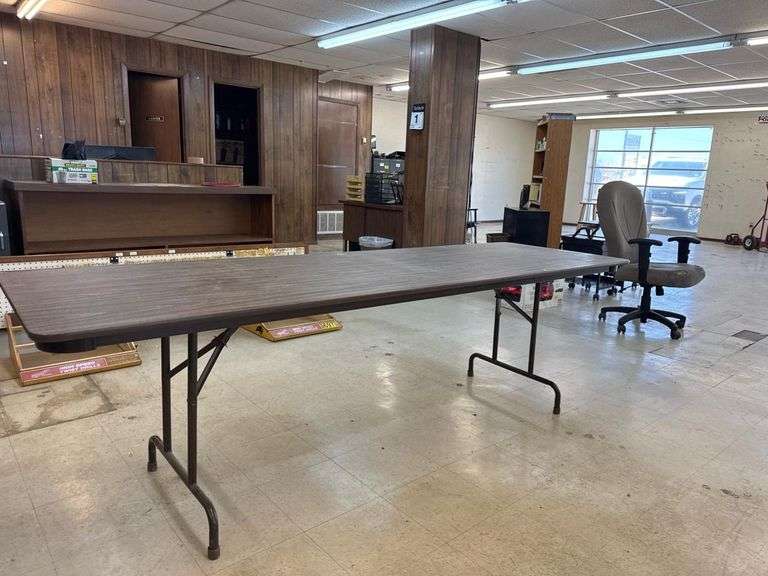 8 ft Folding Tables - Qty 4 - Nutt Auction