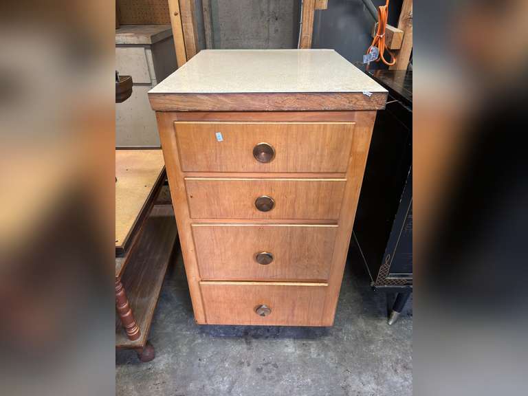 4 Drawer Chest with Counter Top and Contents - NW Asset Services