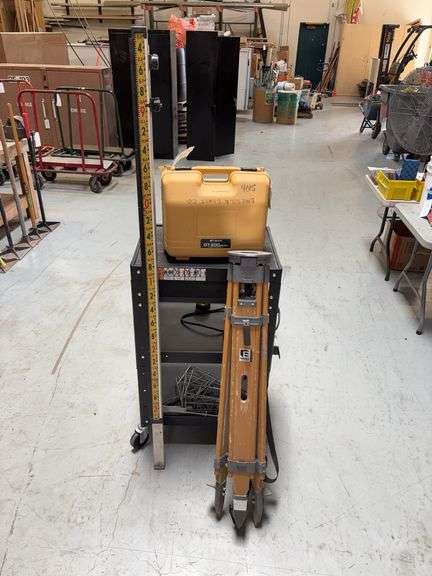 Topcon DT-200 Digital Theodolite w/ Tripod Mount & Grade Rod - NW Asset ...