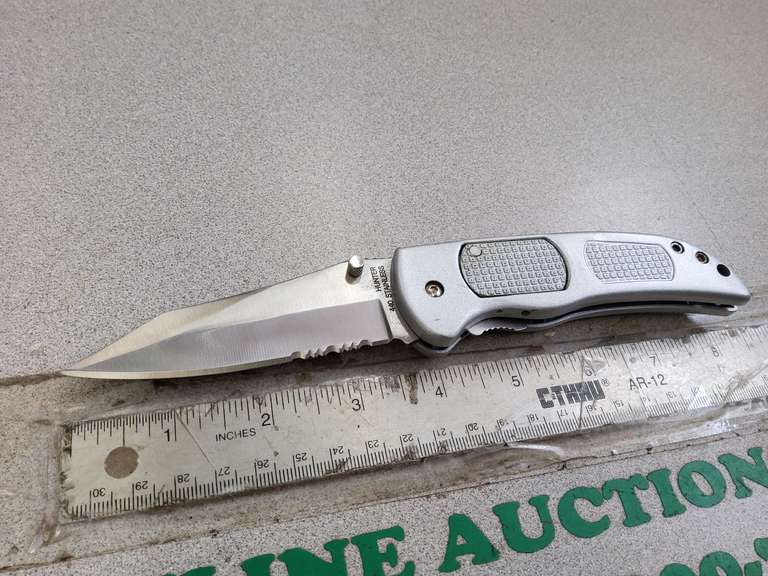 HIDDEN PANEL BUTTON ASSIST POCKET KNIFE - #1 Online Auctions LLC