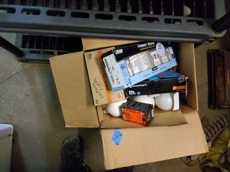 BOX OF LIGHT BULBS - #1 Online Auctions LLC