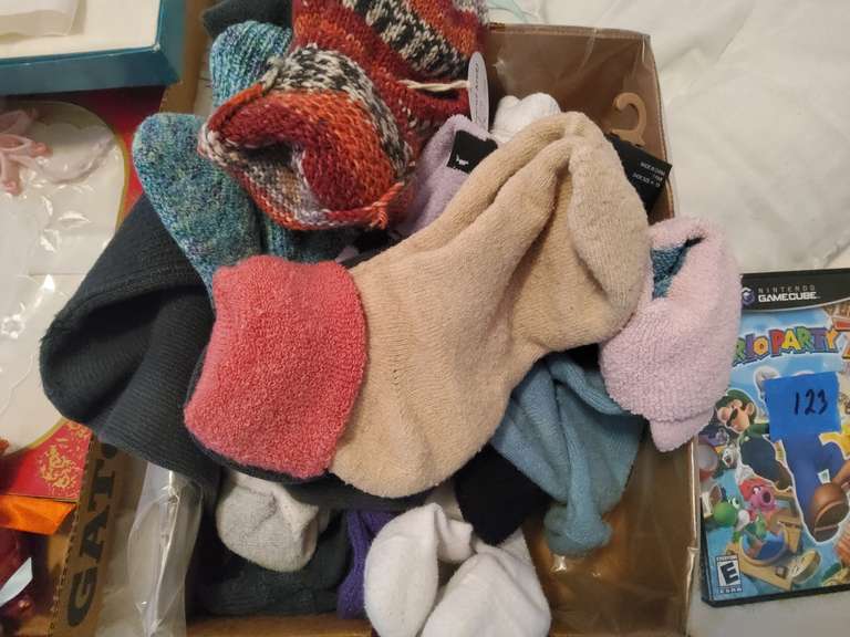 SOCKS - #1 Online Auctions LLC