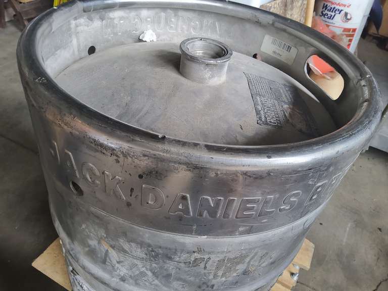 FULL JACK DANIELS BEER KEG FROM GREAT LAKES - #1 Online Auctions LLC