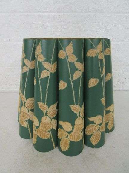 Aladdin 2312 Fluted Whip-O-Lite Lamp Shade w/Leaves - Oberman Auctions