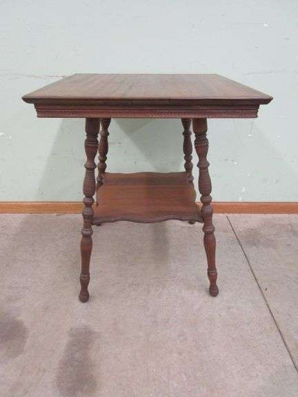 Maple Turned Leg Lamp Table - Oberman Auctions