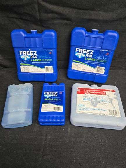 Group Of Freeze Packs - Oberman Auctions