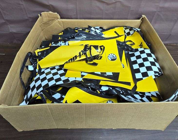 SKI-DOO BRP Pennants Advertising String Banners - Oberman Auctions