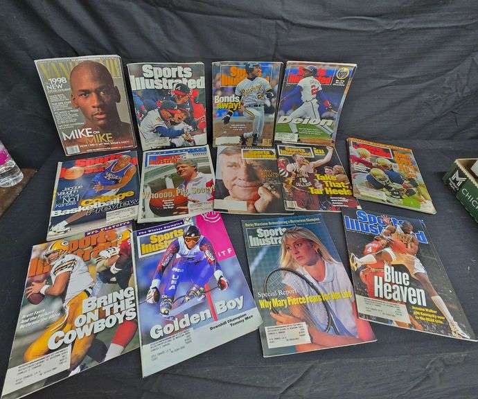 Large Group Of 1990's Sports Illustrated Magazines - Oberman Auctions