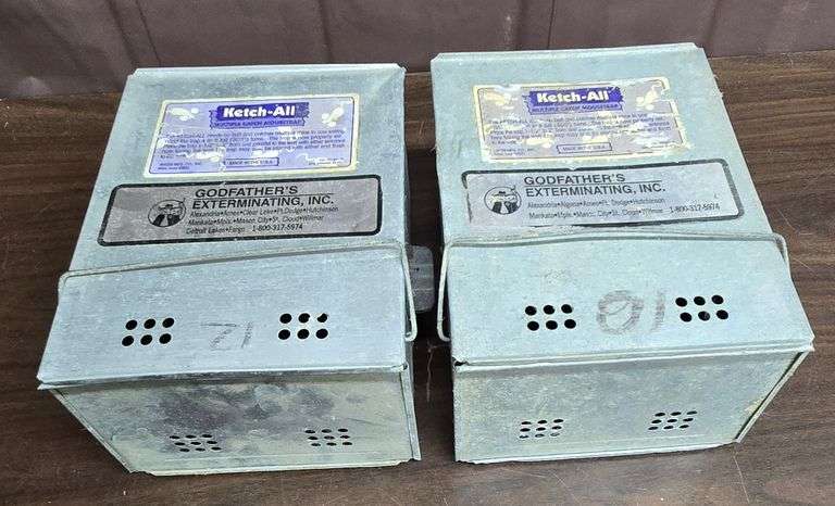 Commercial Grade Mouse Traps - Oberman Auctions