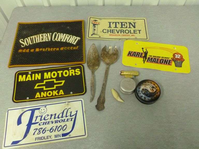 Group Of Collector / Vintage Items - Oberman Auctions