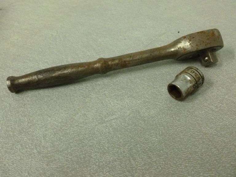 Vintage Snap-On 3/8" Ratchet / 3/8" Snap On Socket - Oberman Auctions