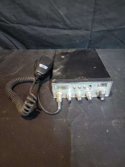 Cobra 25 CB Radio - Oberman Auctions
