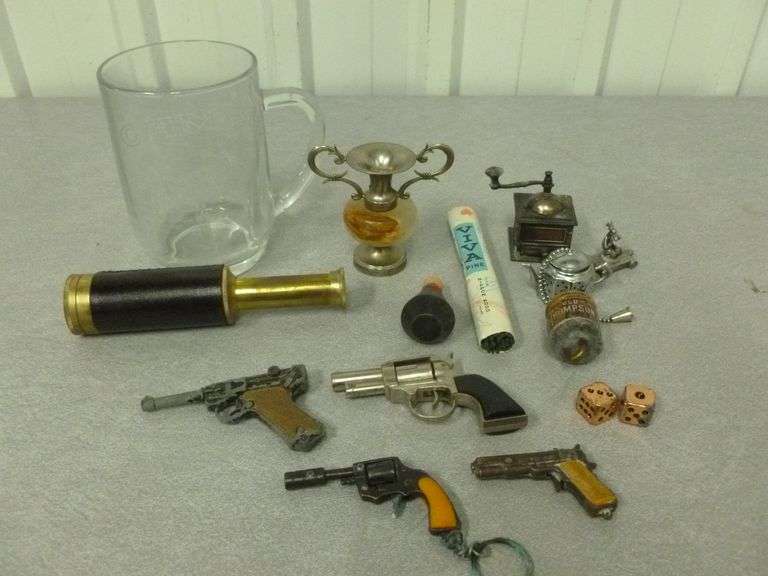 Large Group Of Collector / Vintage Items - Oberman Auctions