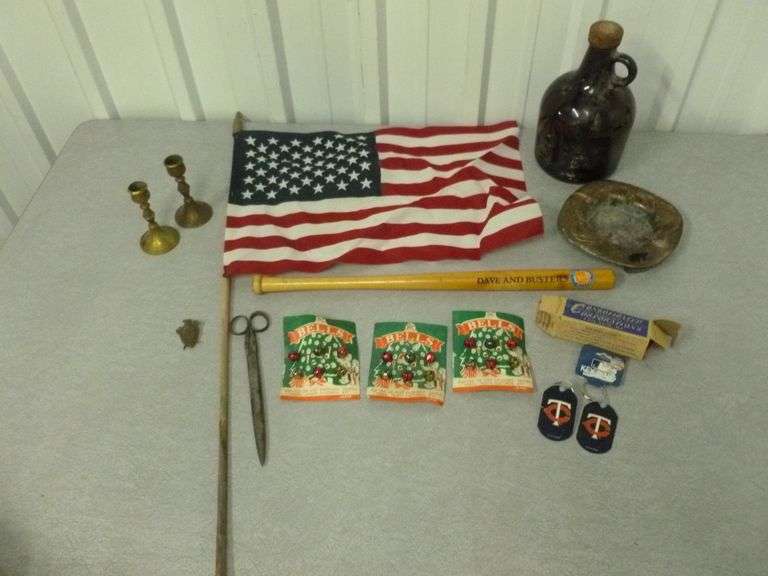 Large Group Of Collector / Vintage Items - Oberman Auctions