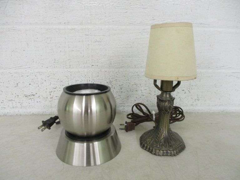 Spot Lamp & a Console/Night Light - Oberman Auctions