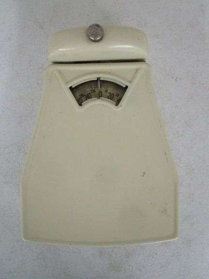 Vintage Bathroom Scale - Oberman Auctions