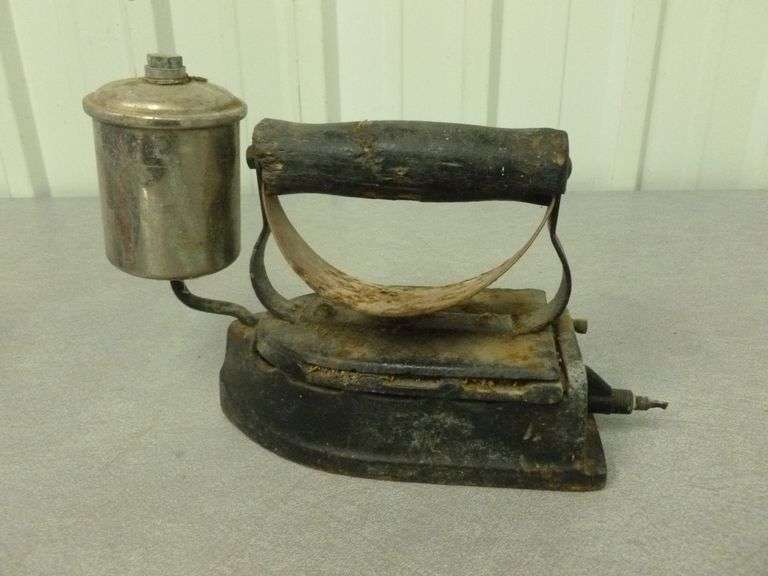 Antique Gas Iron - Oberman Auctions