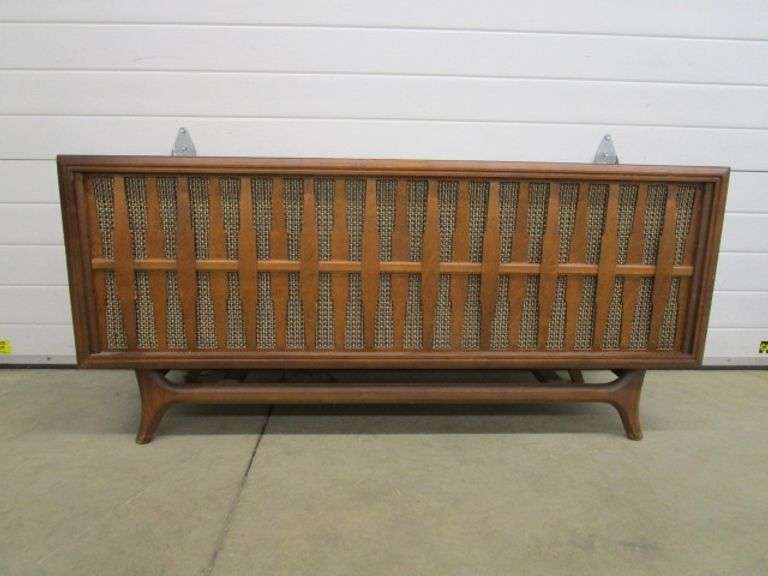 MCM Wards Airline Walnut Console Stereo - Oberman Auctions