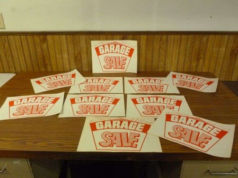 Group Of (10) Garage Sale Signs - Oberman Auctions