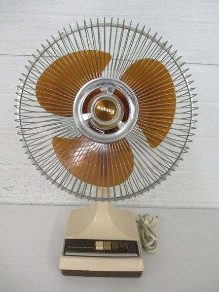 Galaxy 12" 3 Speed Oscillating Table Fan - Oberman Auctions
