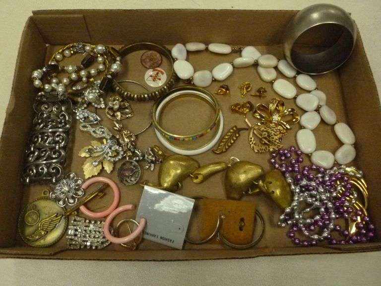 Group Of Jewelry / Includes Vintage Items - Oberman Auctions
