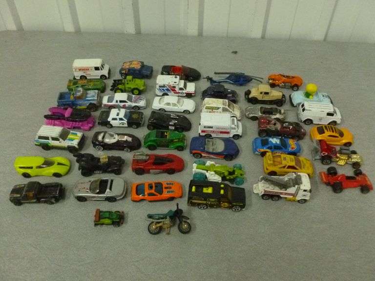 Large Group Of Matchbox Type Cars / Includes Some Vintage Cars ...