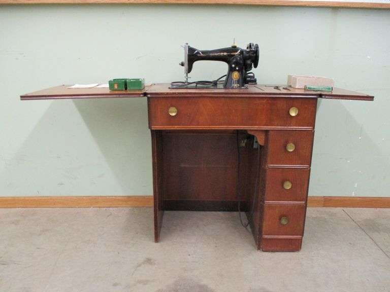 Singer Model 15 Sewing Machine In A Walnut 3 Drawer Cabinet - Oberman ...