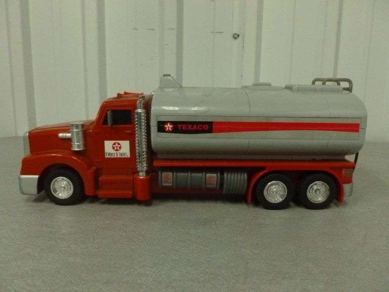 Large Matchbox - Texaco Poly Tanker Truck - 13.5" L - Oberman Auctions