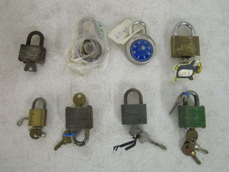 8 - Padlocks (6 w/Keys & 2 w/Combinations) - Oberman Auctions
