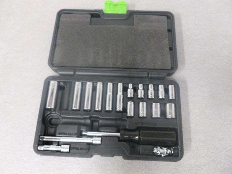 Pittsburgh Pro 1/4" Sockets / Nut Driver With Case - Oberman Auctions