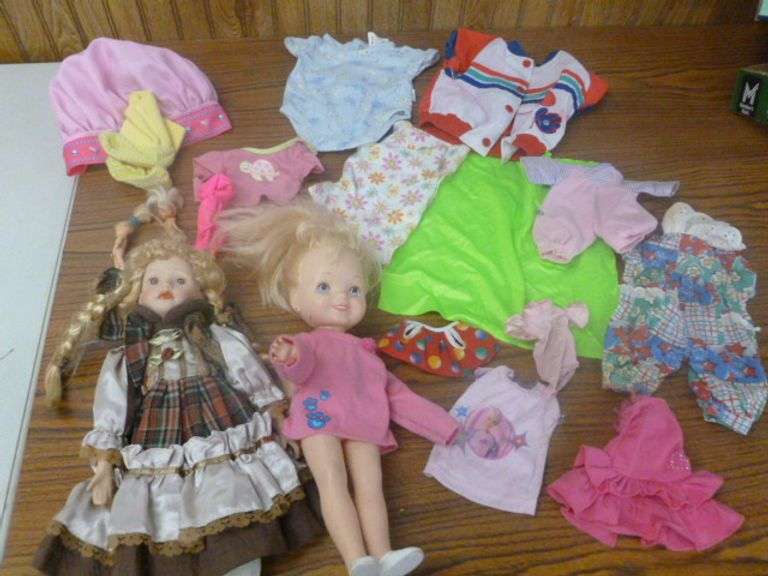Group Of Dolls / Doll Clothes / Accessories - Oberman Auctions