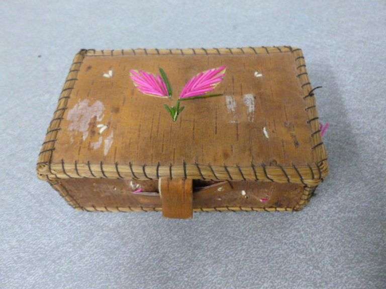Native American Birch Bark Box - Oberman Auctions