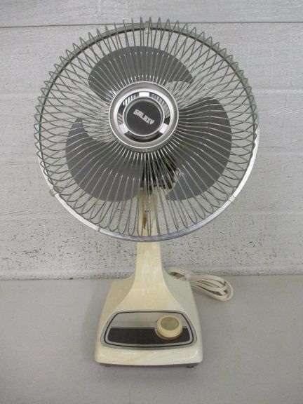 Galaxy 9" 2 Speed Oscillating Table Fan - Oberman Auctions