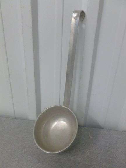 Vintage Long Handled Aluminum Water Dipper - 13.5" L - Oberman Auctions