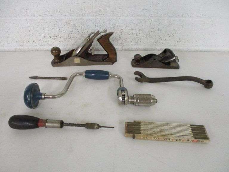 Assortment of Tools - Oberman Auctions