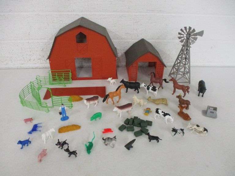 Plastic Toy Barn w/Animals & Fence - Oberman Auctions