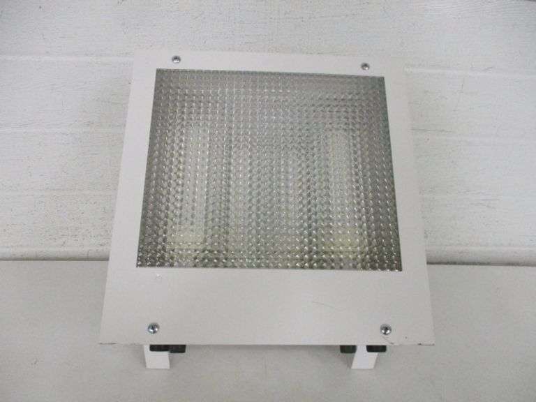 Full Spectrum Solutions Ultra Lux SAD Therapy Light - Oberman Auctions