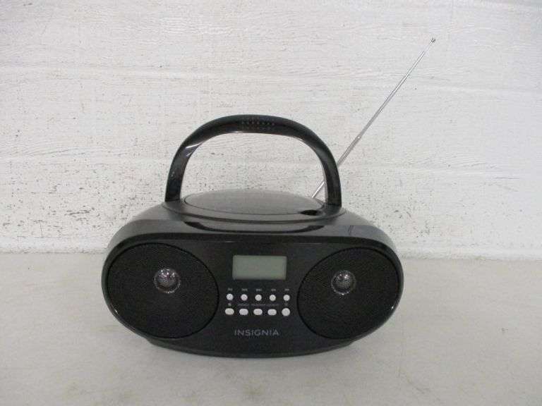 Insignia CD/Radio Boombox - Oberman Auctions